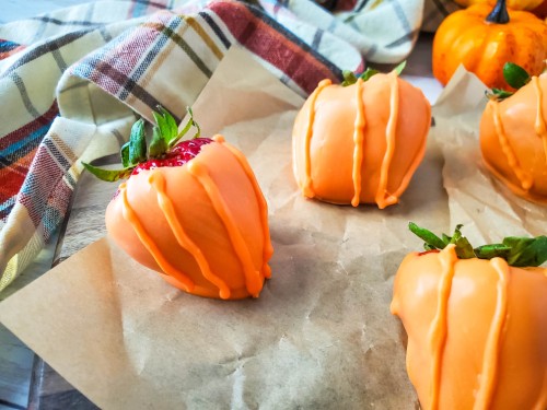 2 Ingredient White Chocolate Strawberry Pumpkins