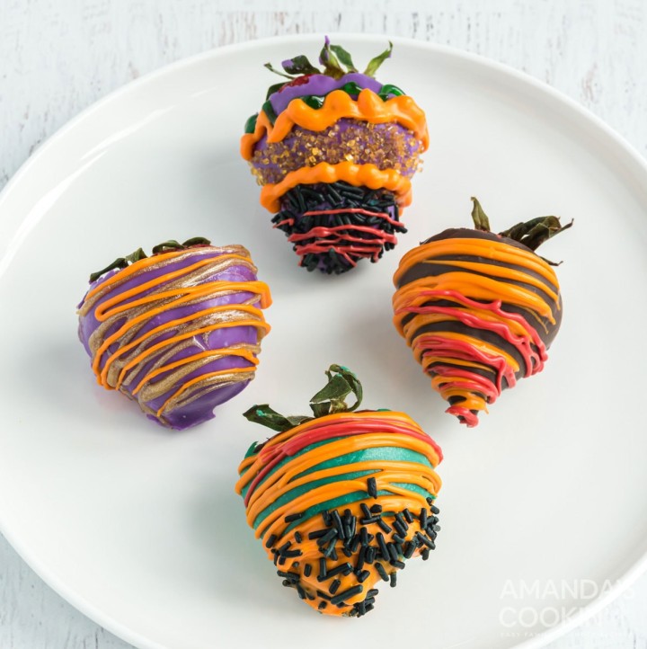 9 Recipes for Halloween Chocolate-Covered Strawberries
