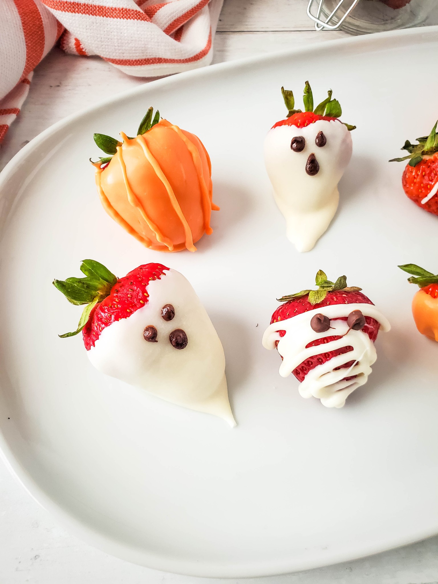 Halloween Chocolate-Covered Strawberries